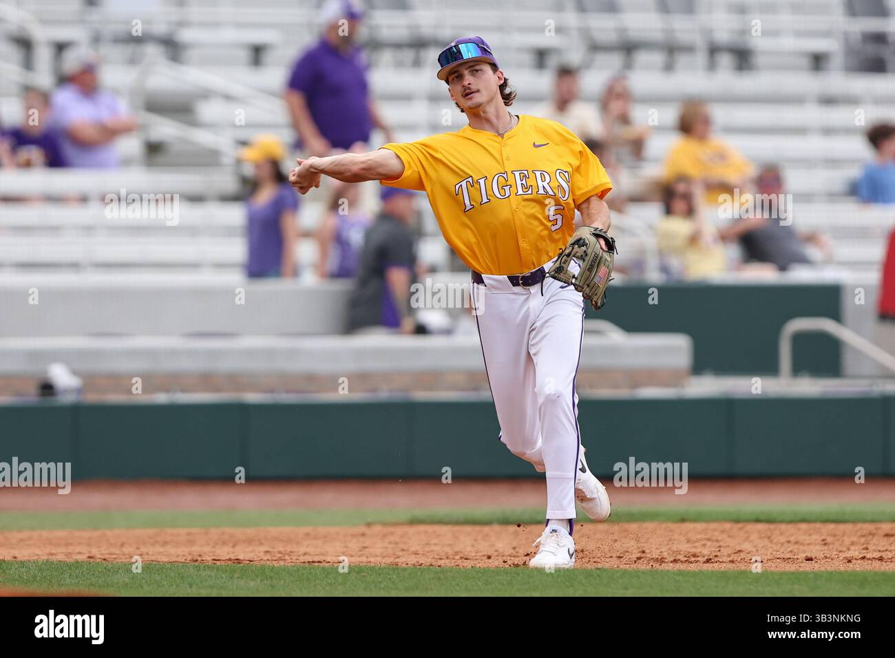 Baton Rouge, LA, USA. 19th Apr, 2025. LSU infielder Tanner Reaves (5 ...