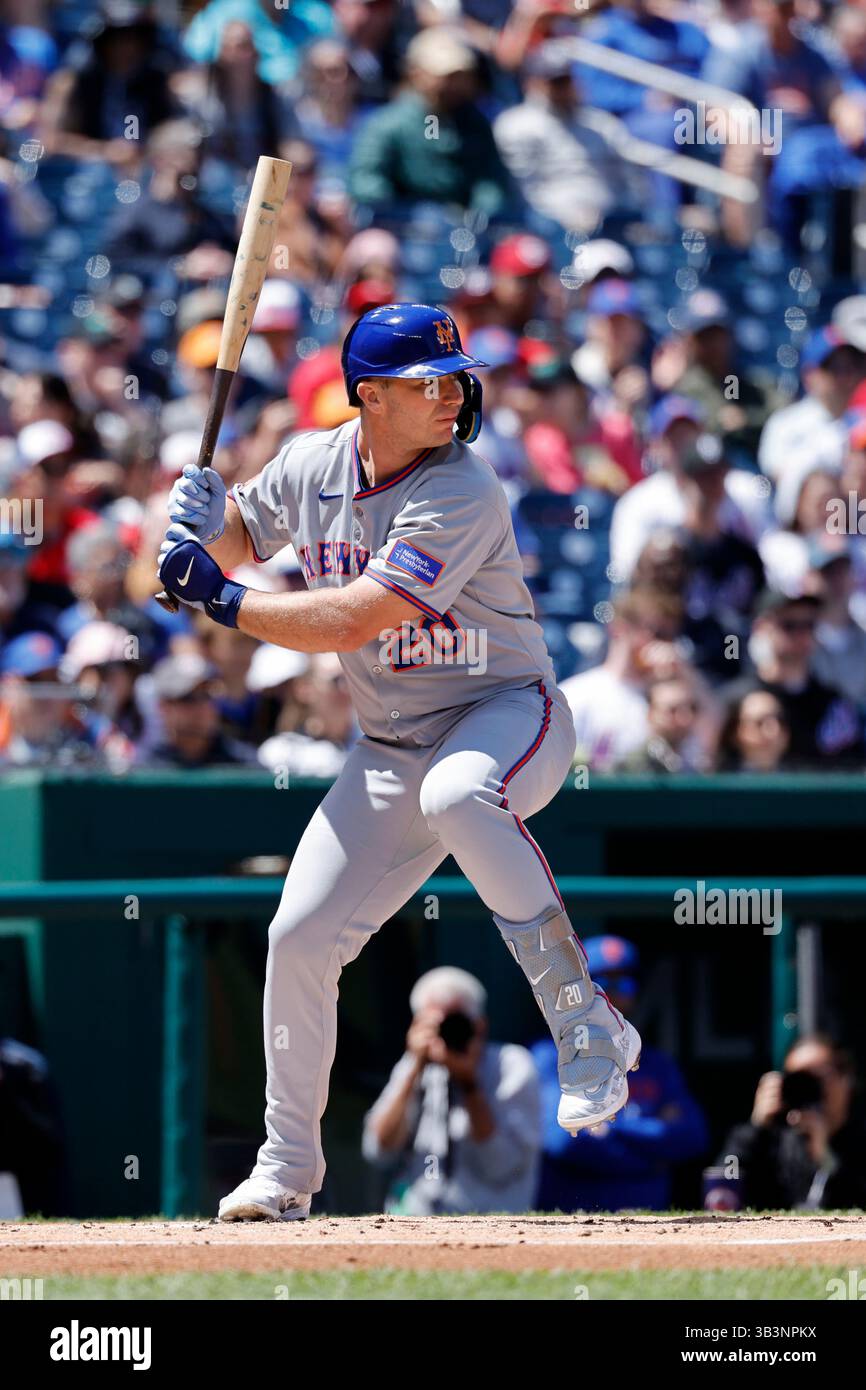 WASHINGTON, DC - APRIL 27: New York Mets first baseman Pete Alonso (20 ...