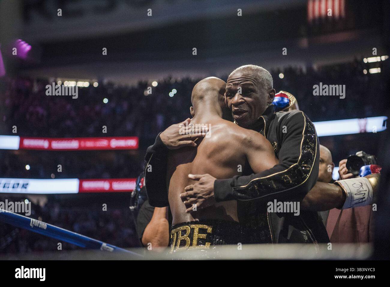 Floyd mayweather jr and son hi-res stock photography and images - Alamy