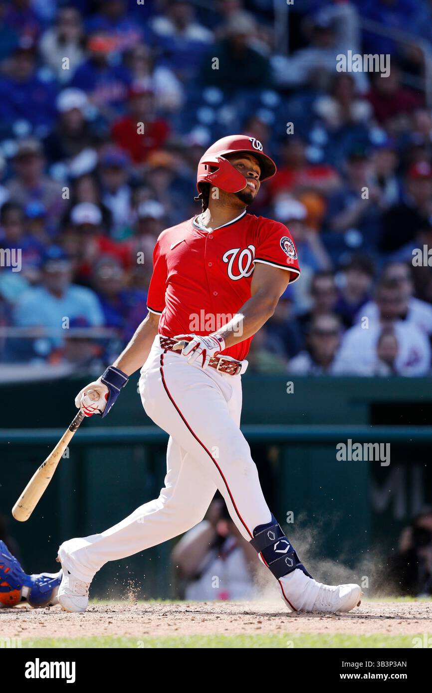 WASHINGTON, DC - APRIL 27: Washington Nationals third baseman José Tena ...