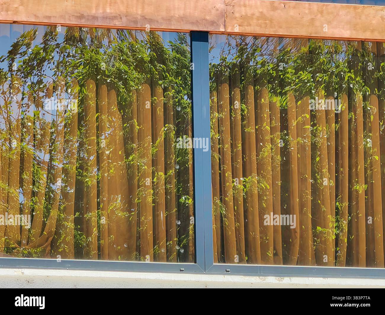 Glass layering effect hi-res stock photography and images - Alamy