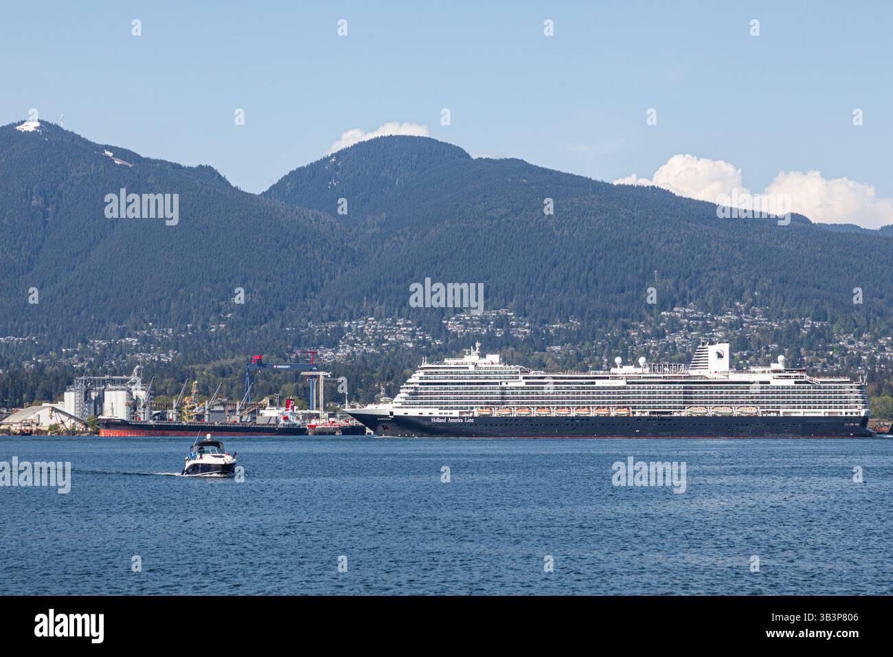 Cruise ship departing the port of Vancouver Canada Stock Photo - Alamy