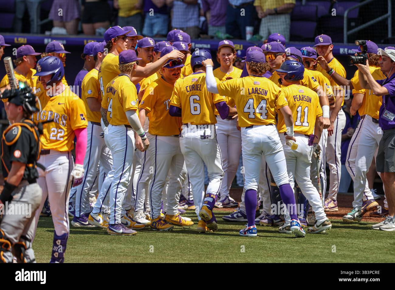 Baton Rouge, LA, USA. 27th Apr, 2025. LSU's Derek Curiel (6) is ...