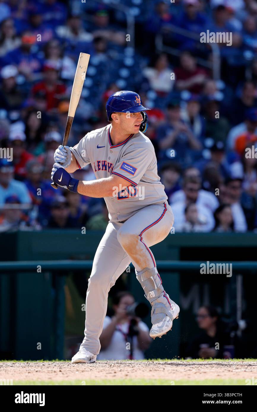 WASHINGTON, DC - APRIL 27: New York Mets first baseman Pete Alonso (20 ...