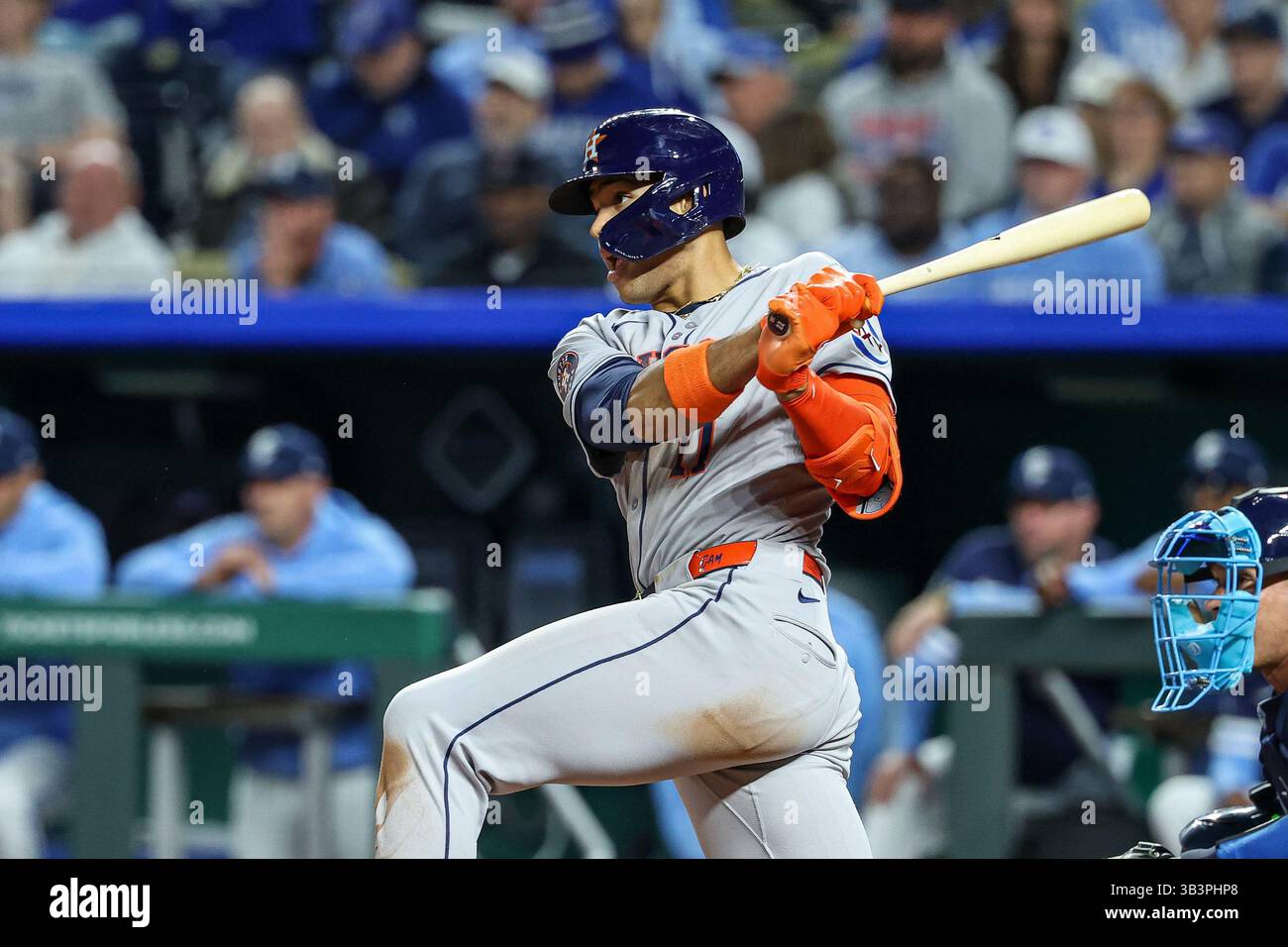 Kansas City, MO, USA. 25th Apr, 2025. Houston Astros right fielder Cam ...