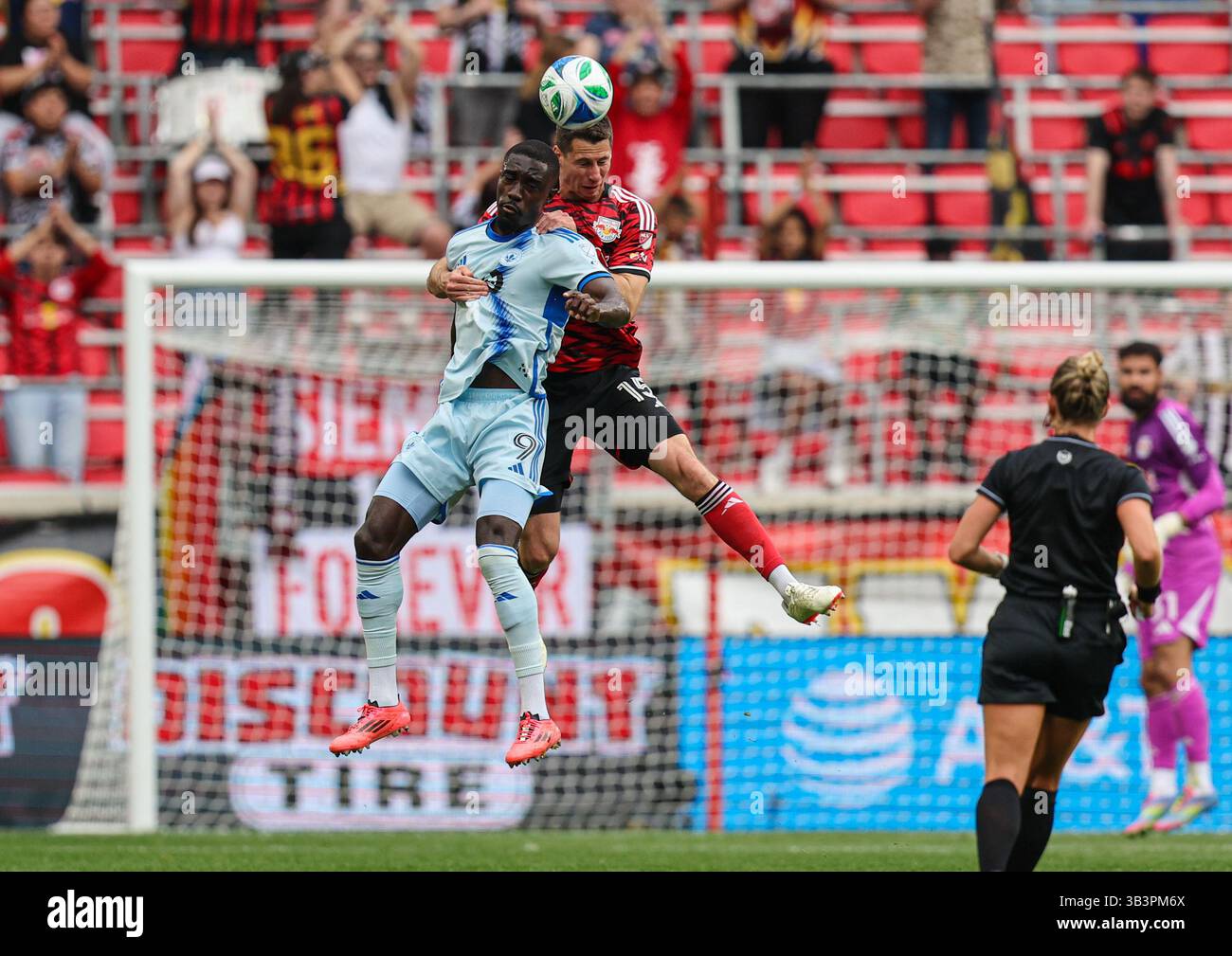 Harrison, NJ, USA. 26th Apr, 2025. New York Red Bulls defender Sean ...