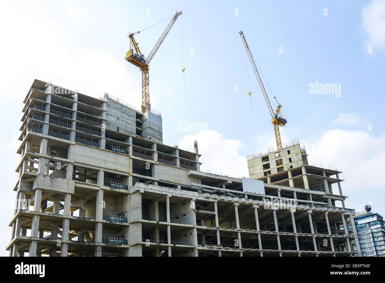 Construction of a new reinforced concrete high-rise building ...