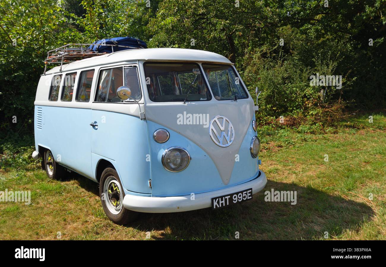 Classic vw parked on grass hi-res stock photography and images - Alamy