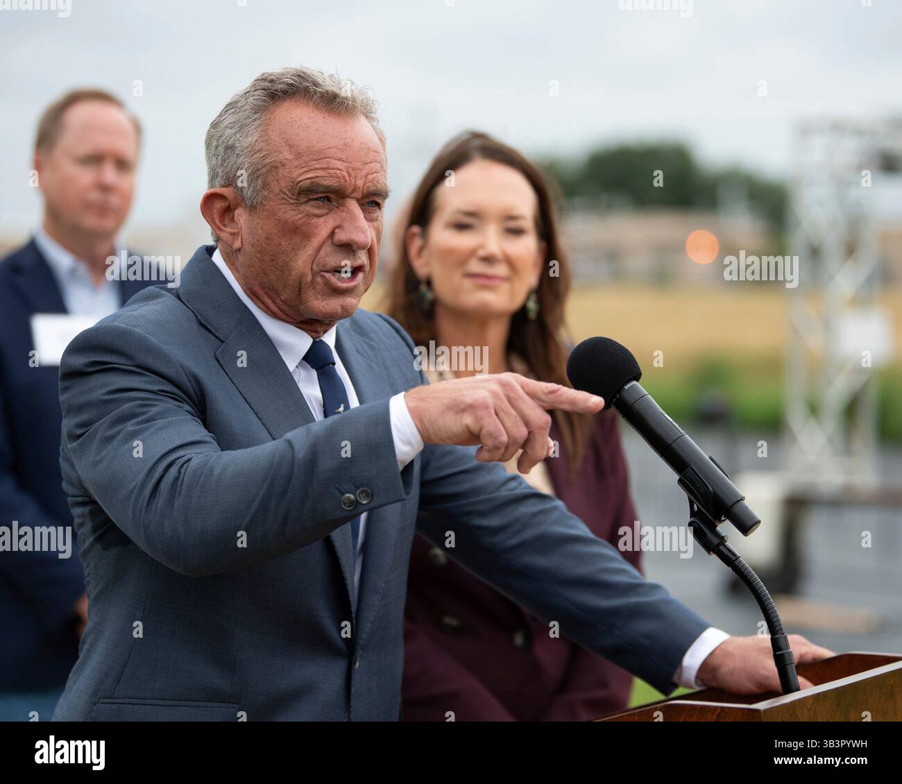 Agriculture Secretary Brooke Rollins, right, and Health and Human ...