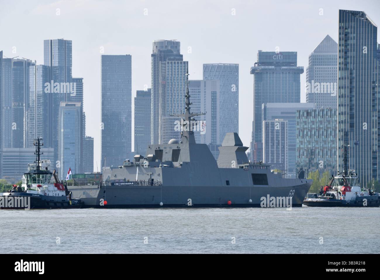 Republic of Singapore Navy stealth frigate RSS Formidable (68) arriving ...