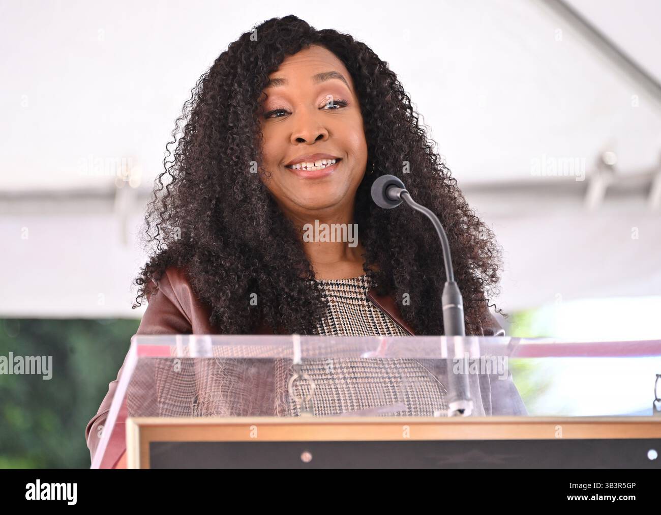 Hollywood, USA. 29th Apr, 2025. Shonda Rhimes at Ellen Pompeo's ...