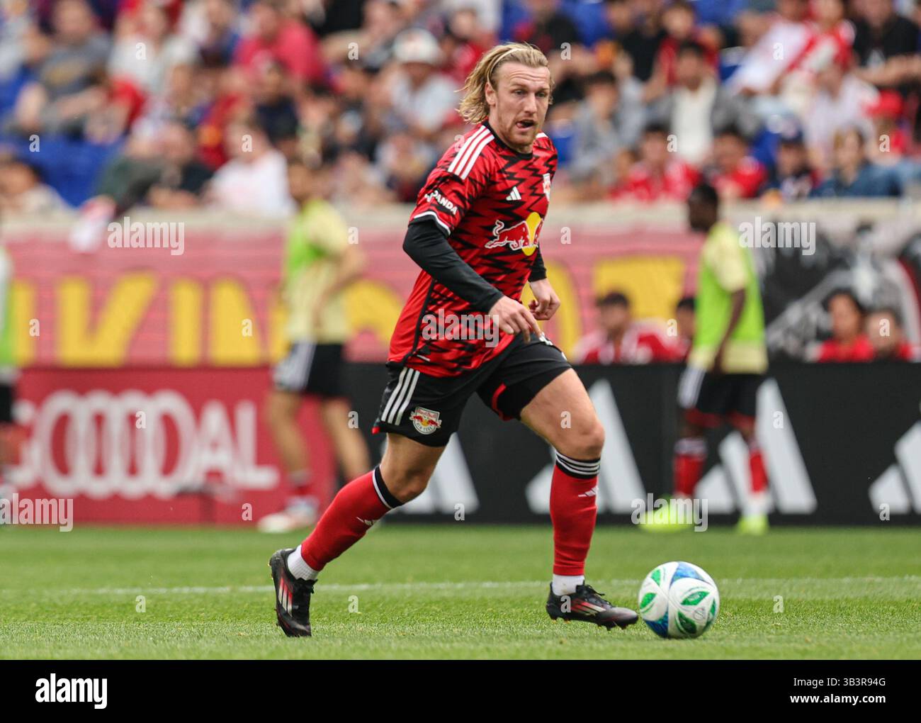 Harrison, NJ, USA. 26th Apr, 2025. New York Red Bulls midfielder Emil Forsberg (10) during a MLS ...