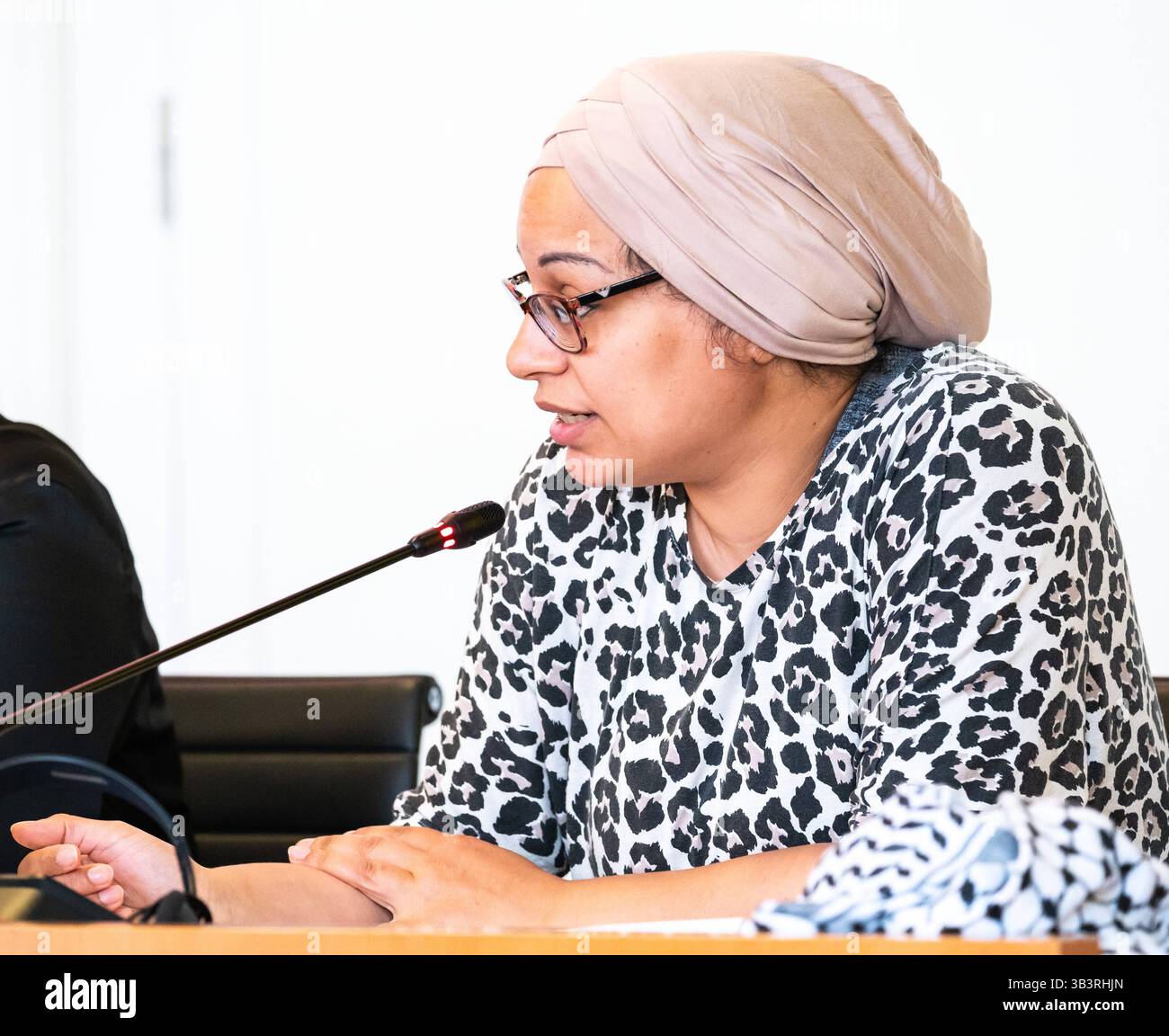 Hanina El Hamamouchi PTB at the VVGGC or CCC Commission Communautaire ...
