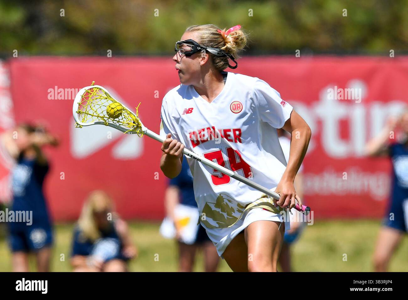 Denver, CO, USA. 26th Apr, 2025. Denver midfielder, Caroline Colimore ...