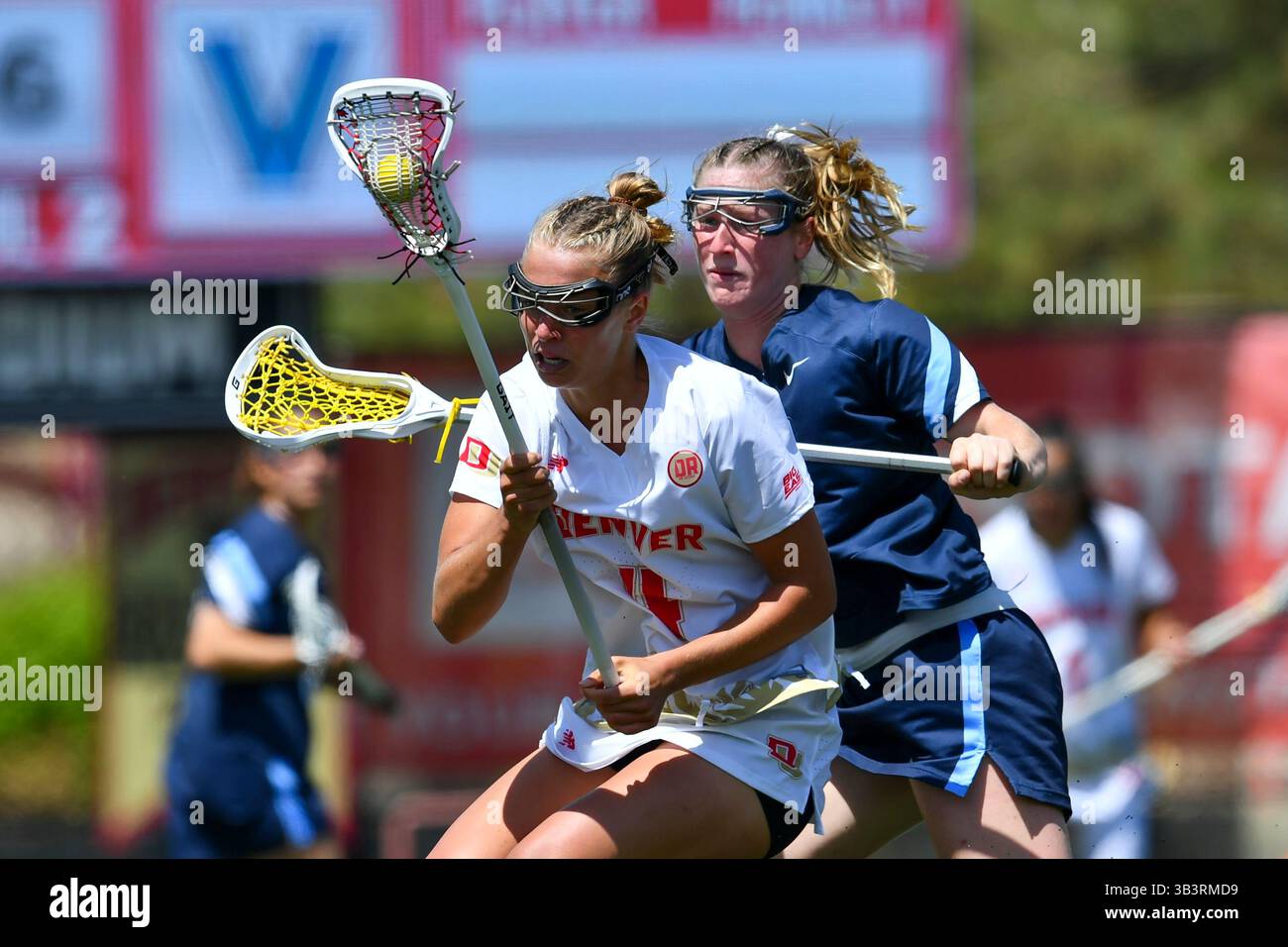 Denver, CO, USA. 26th Apr, 2025. Denver midfielder, Lindsey Wilmot (4 ...