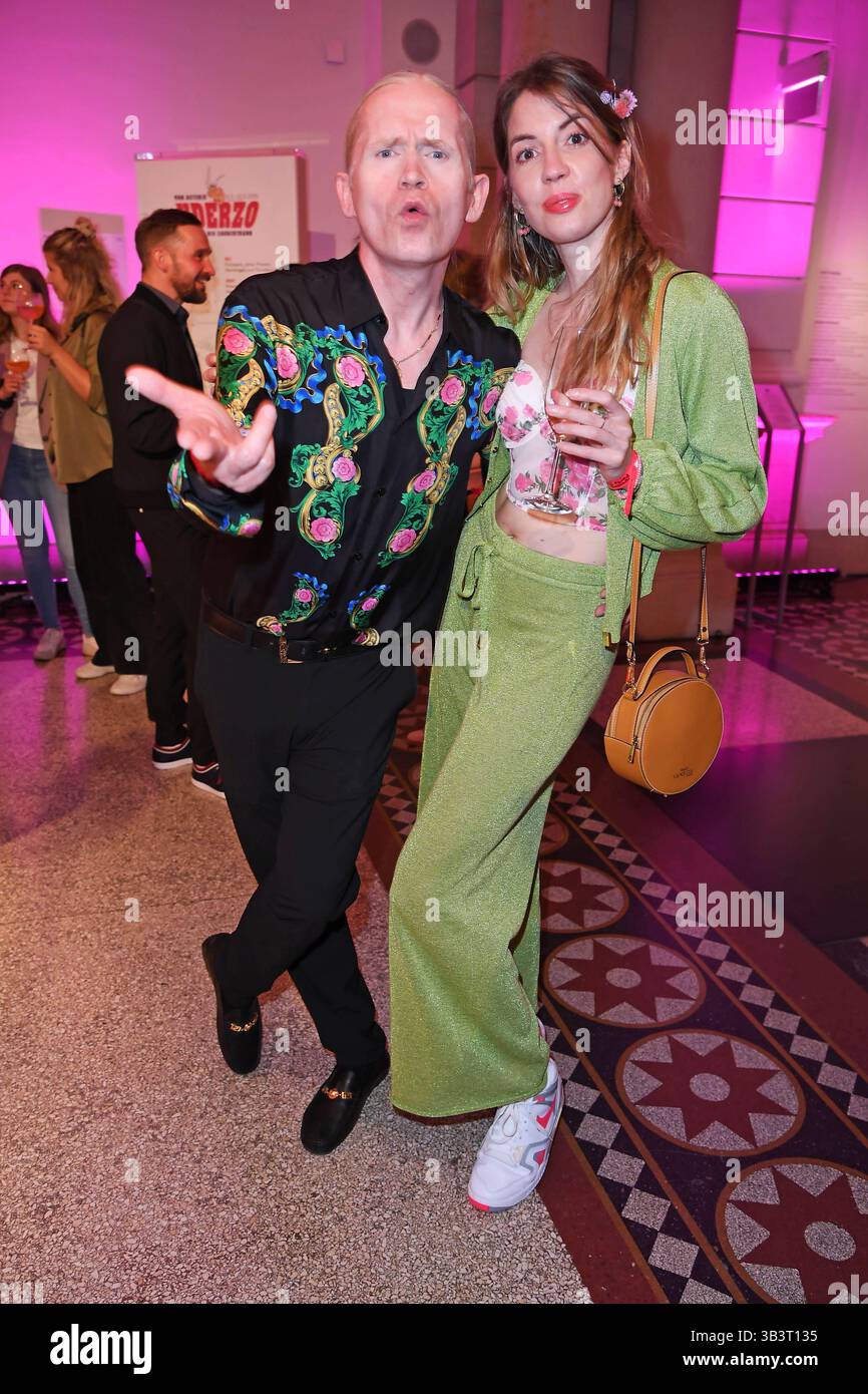 Roman Geike Romano, Stefanie Wermeling beim Grand Opening des W66 im ...