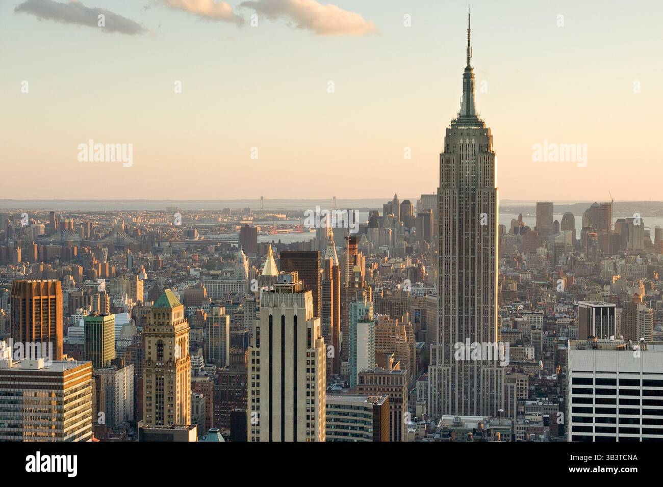Sept. 7, 2008 - New York, New York, U.S - The Empire State Building ...
