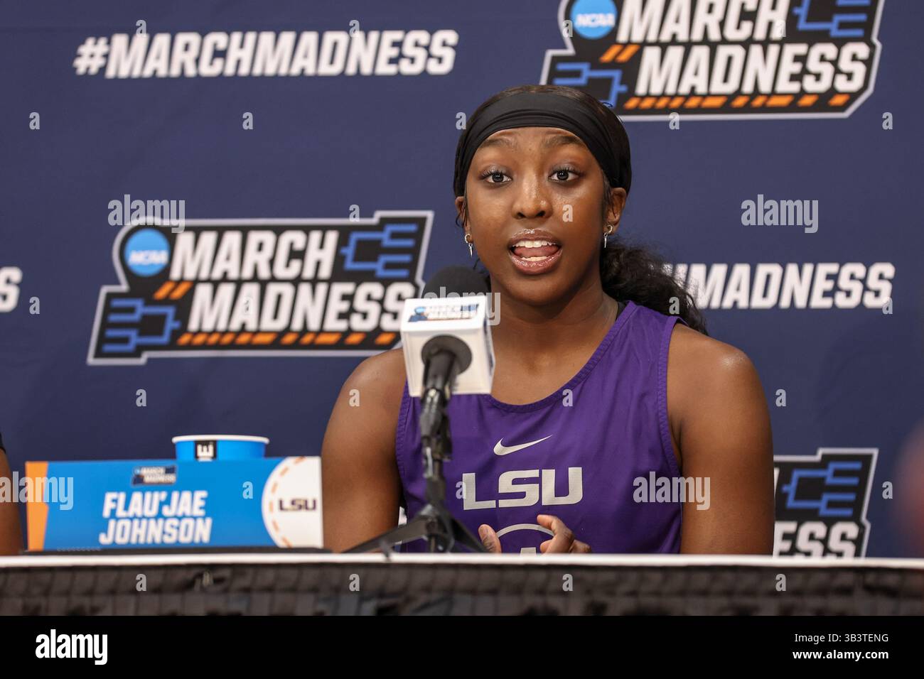 Baton Rouge, LA, USA. 21st Mar, 2025. LSU's Flau'Jae Johnson (4) speaks ...