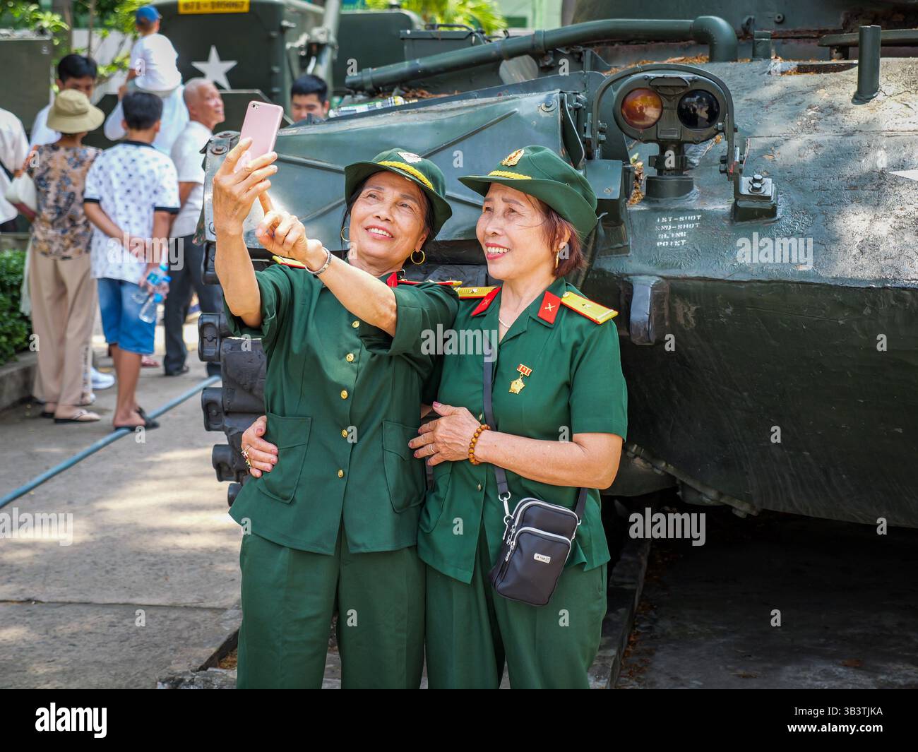 Ho Chi Minh City, Vietnam. 28th Apr, 2025. Women in Vietnamese military ...