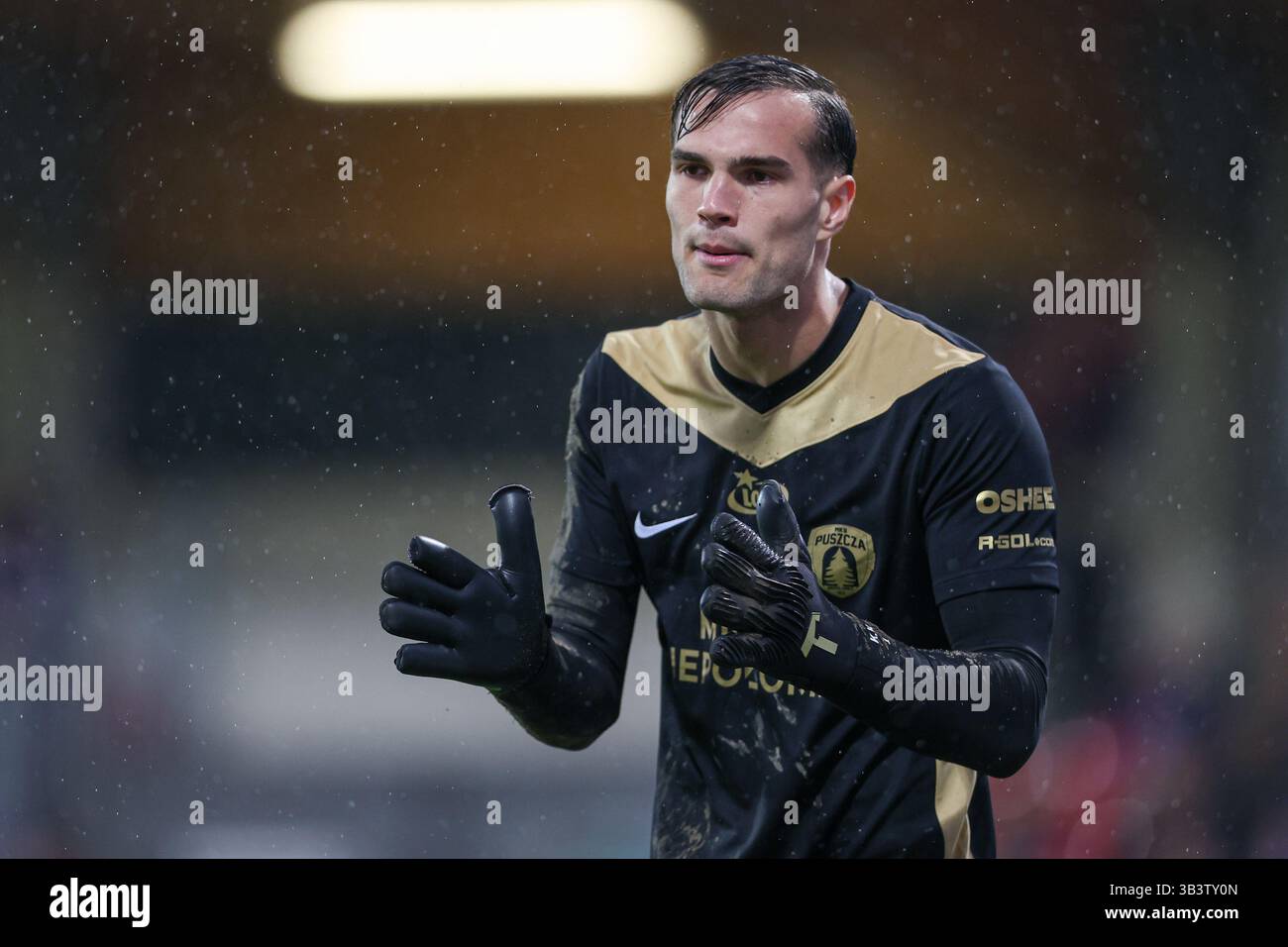 Nieciecza, Poland. 25th Apr, 2025. Kewin Komar of Puszcza Niepolomice ...