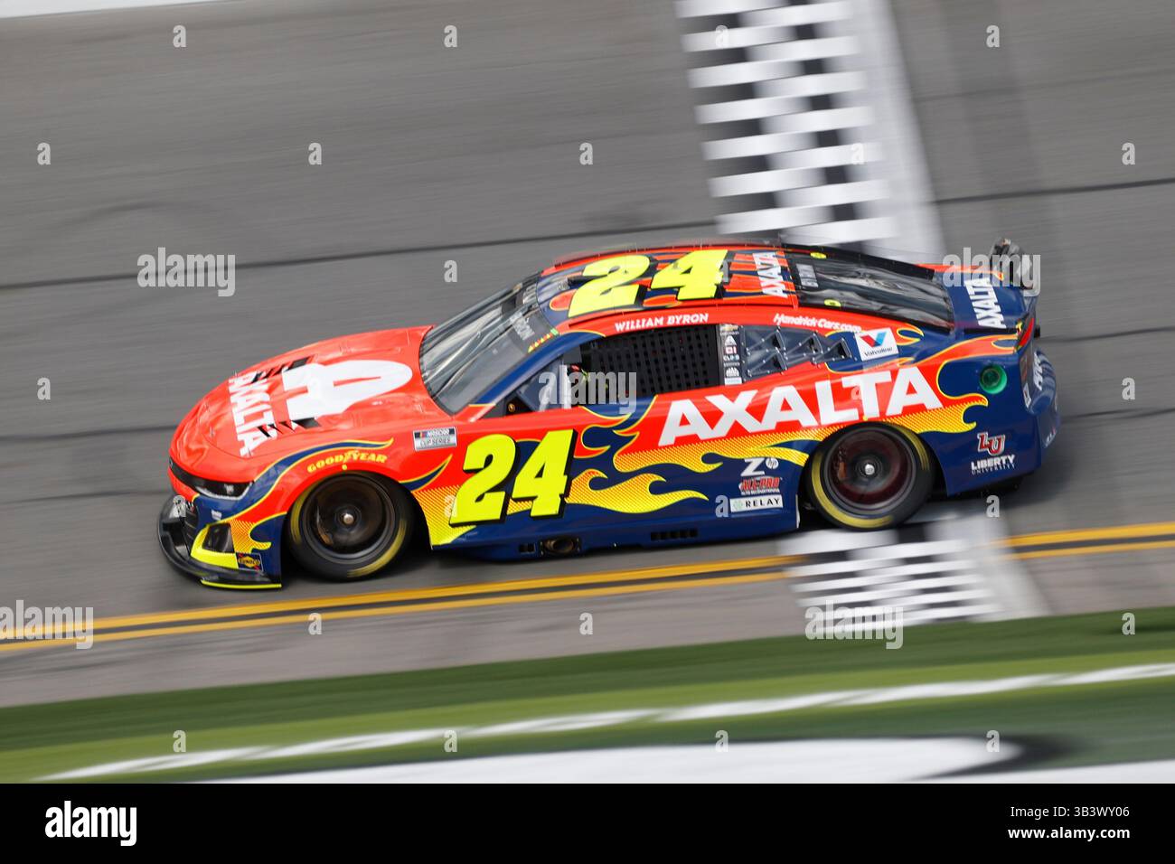 DAYTONA BEACH, FL - FEBRUARY 12: William Byron (#24 Hendrick ...
