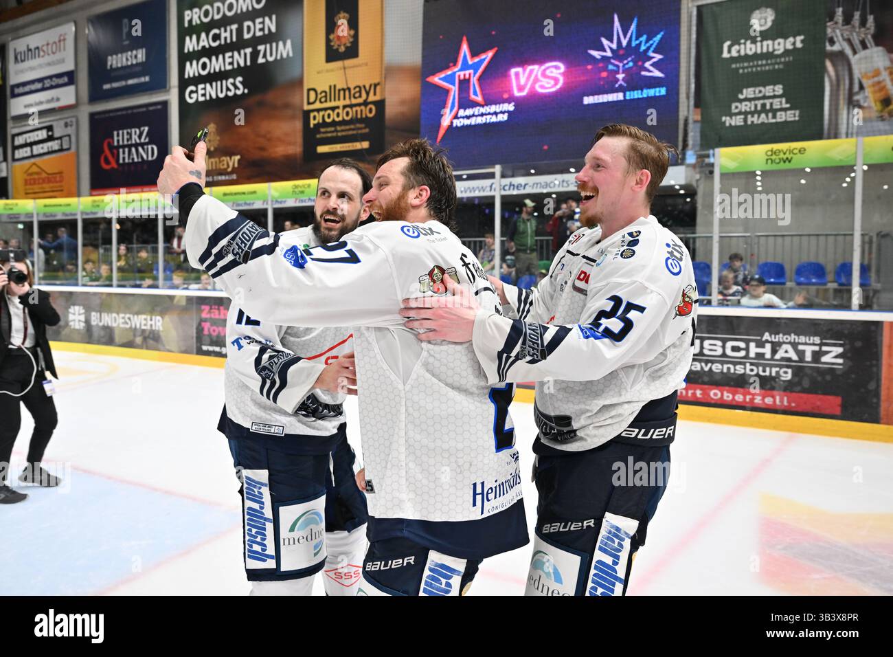 29 April 2025, Baden-Württemberg, Ravensburg: Ice hockey: DEL2 ...