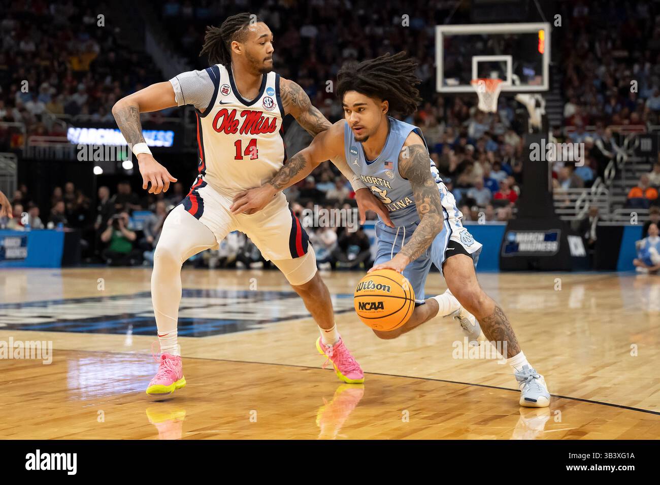 Milwaukee, WI, USA. 21st Mar, 2025. North Carolina Tar Heels guard ...