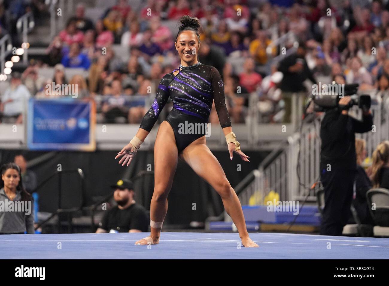 LSU's Kailin Chio competes on the floor exercise during the NCAA women ...
