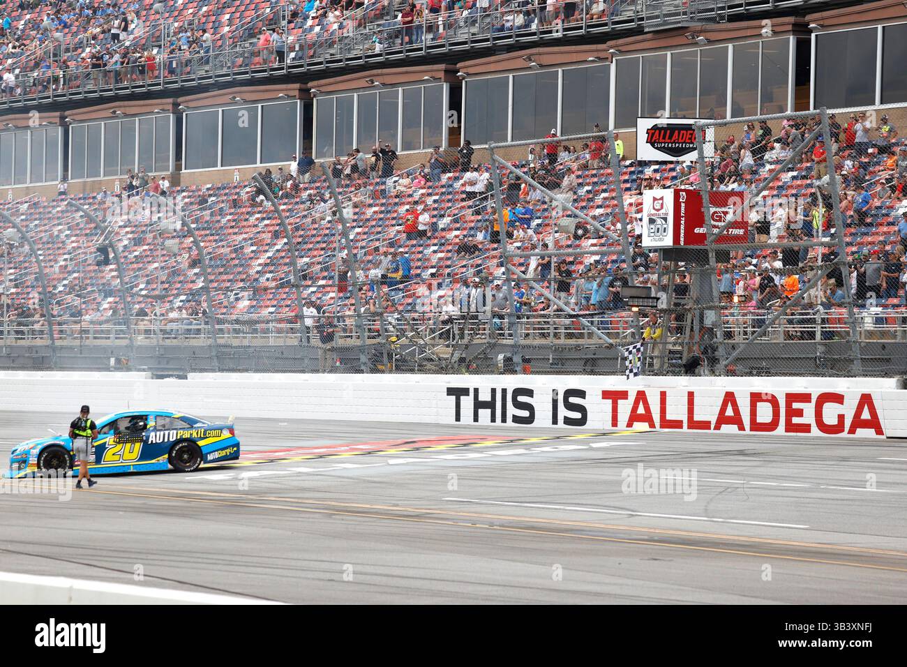 TALLADEGA, AL - APRIL 26: Lawless Alan (#20 AUTOParkit Toyota ...