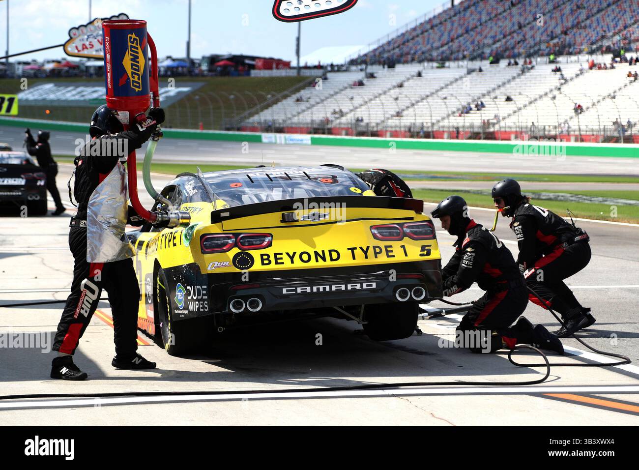 ATLANTA, GA - SEPTEMBER 07: The pit crew of Anthony Alfredo (#5 Our ...