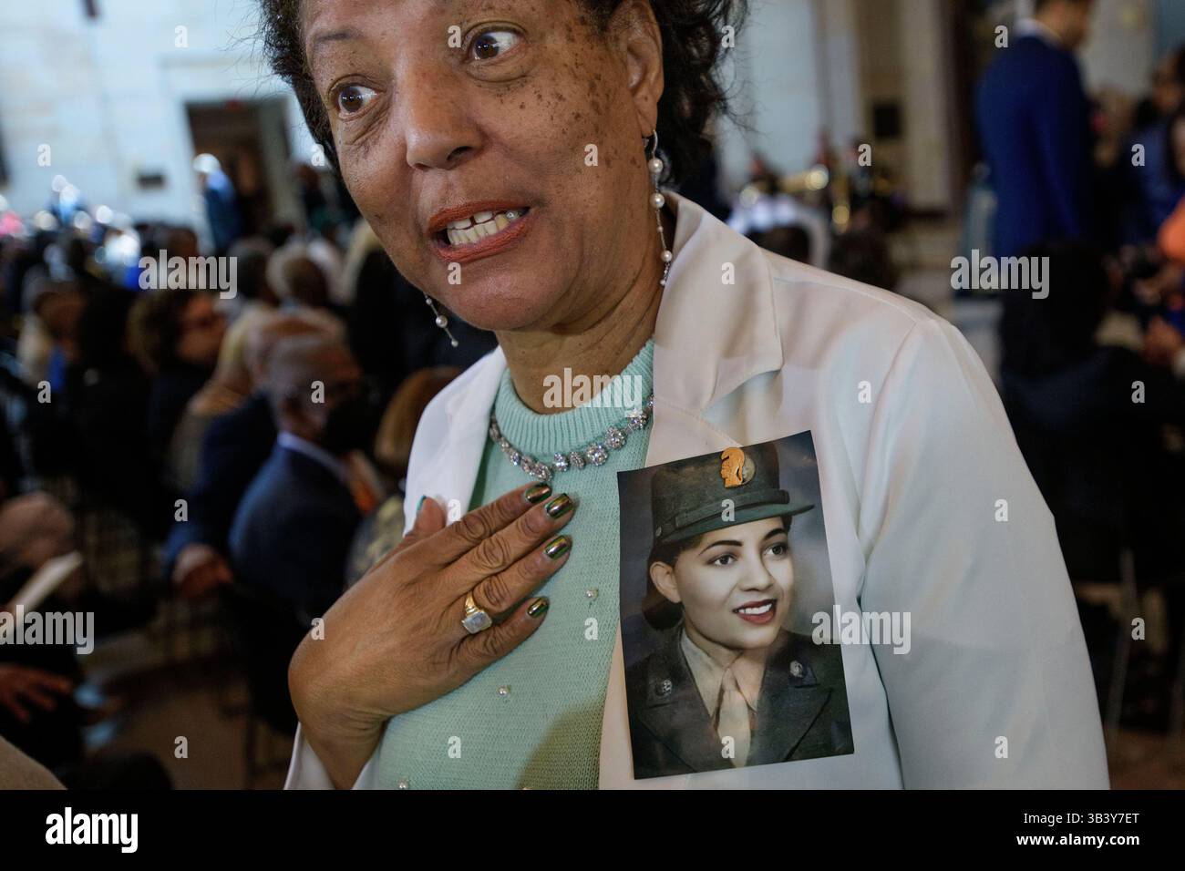 Stelena Hooper Evans talks about her mother Army Pfc. Mildred Gates ...