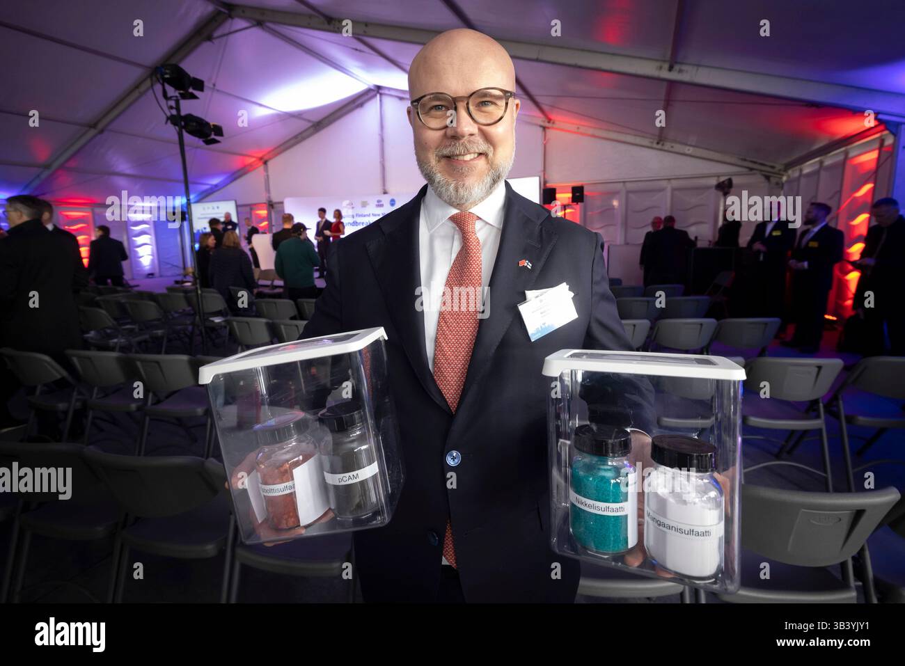 (250429) -- KOTKA (FINLAND), April 29, 2025 (Xinhua) -- Matti Hietanen ...