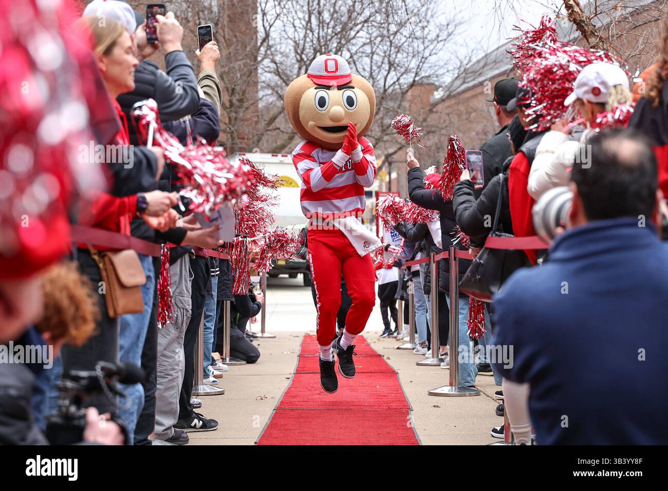 Minneapolis. 23rd Mar, 2025. Ohio State mascot Brutus the Buckeye ...