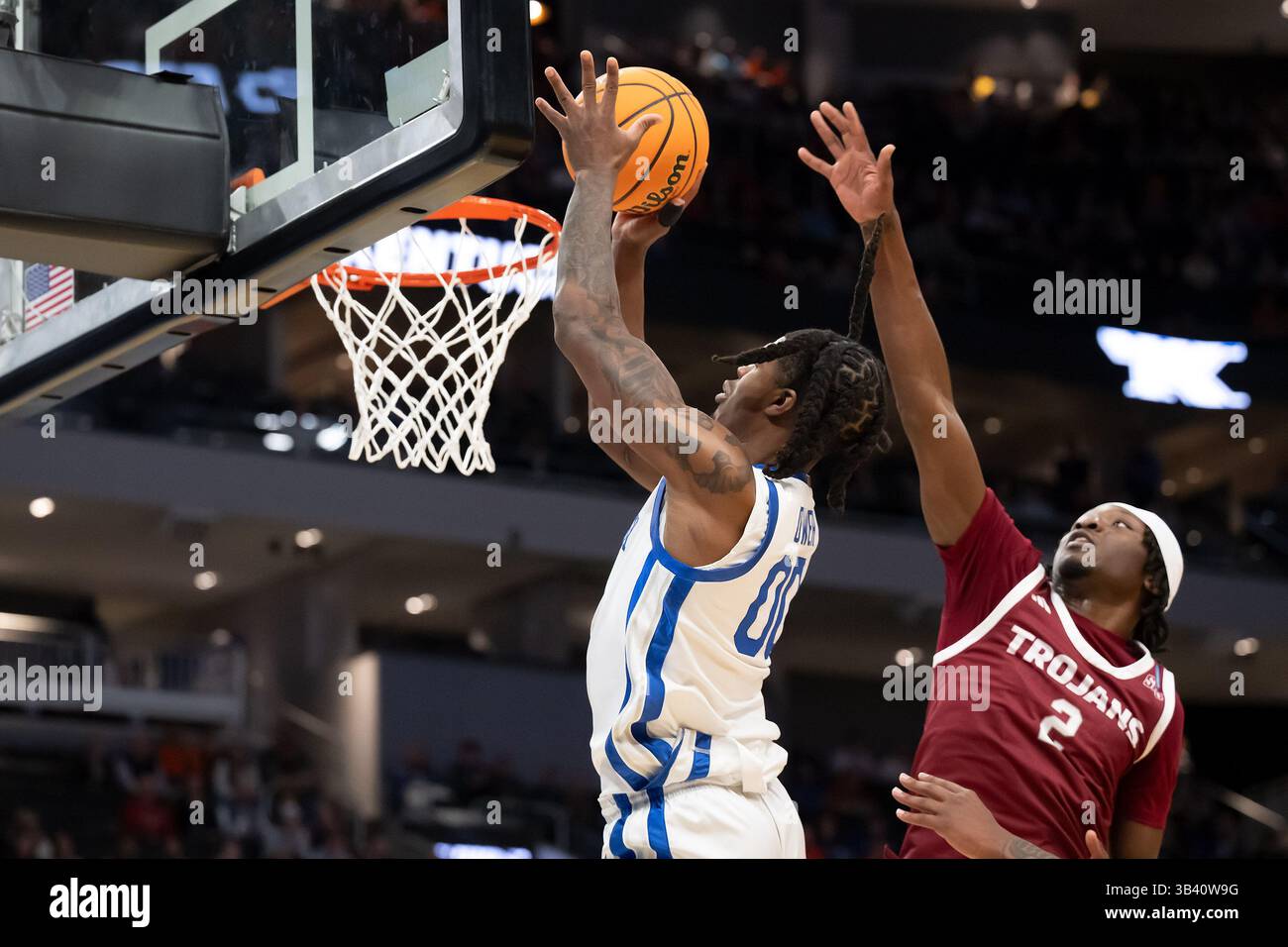 March 21, 2025: Kentucky Wildcats guard Otega Oweh (00) shoots a layup ...