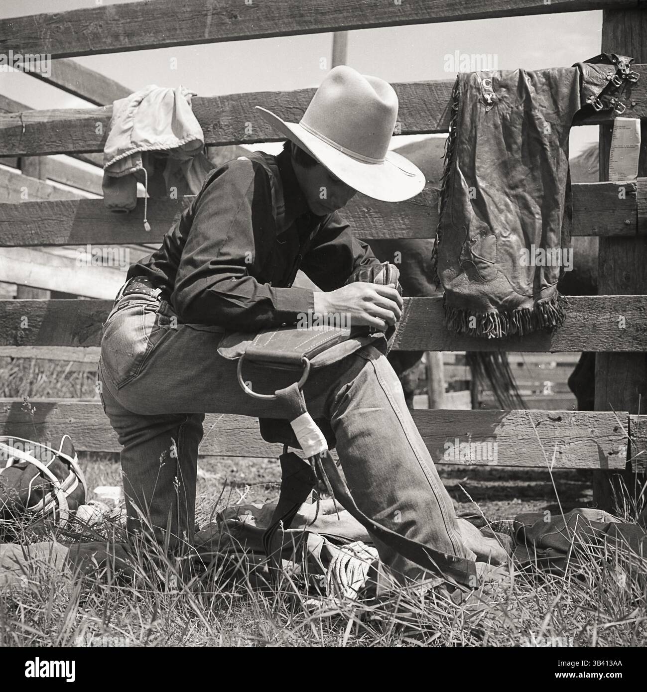 Vintage cowboy boots hi-res stock photography and images - Alamy