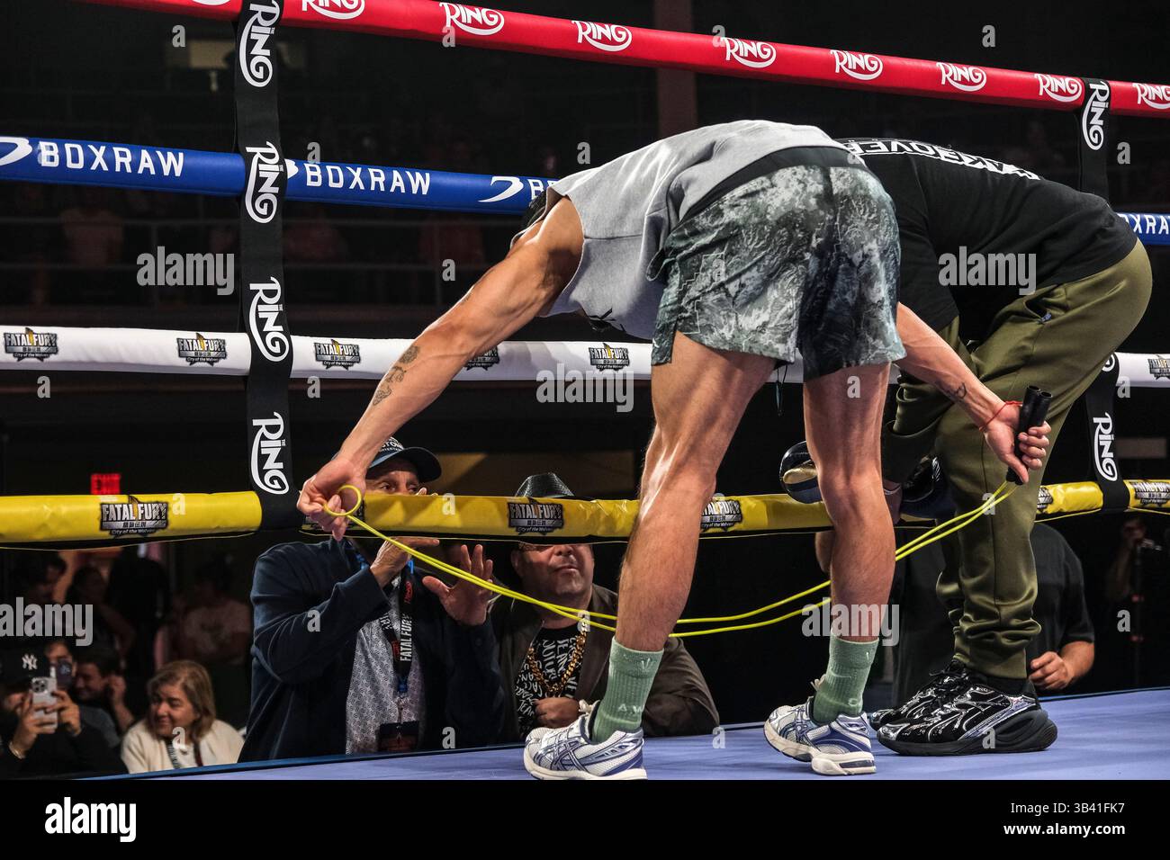 New York, USA. April 29, 2025, New York City, New York, USA: Teofimo Lopez works out for the ...