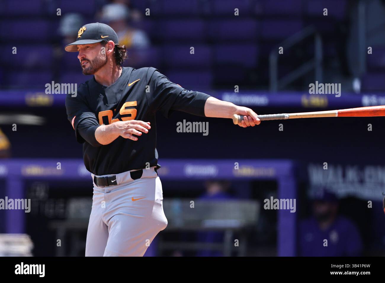 Baton Rouge, LA, USA. 27th Apr, 2025. Tennessee Head Coach Tony Vitello ...