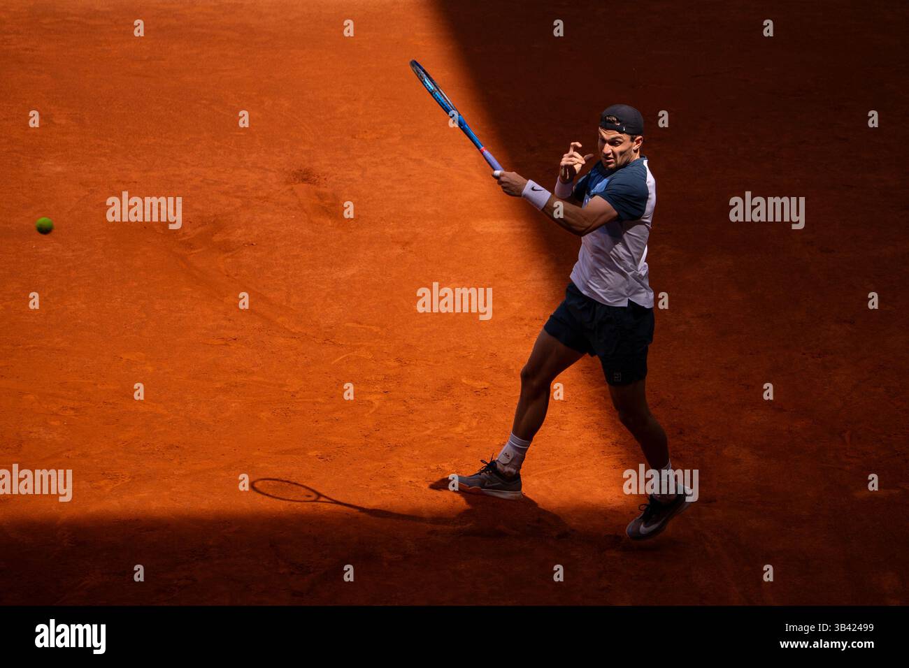 Madrid, Spain. 29th Apr, 2025. Englishman Jack Draper plays against Italian Matteo Berrettini ...