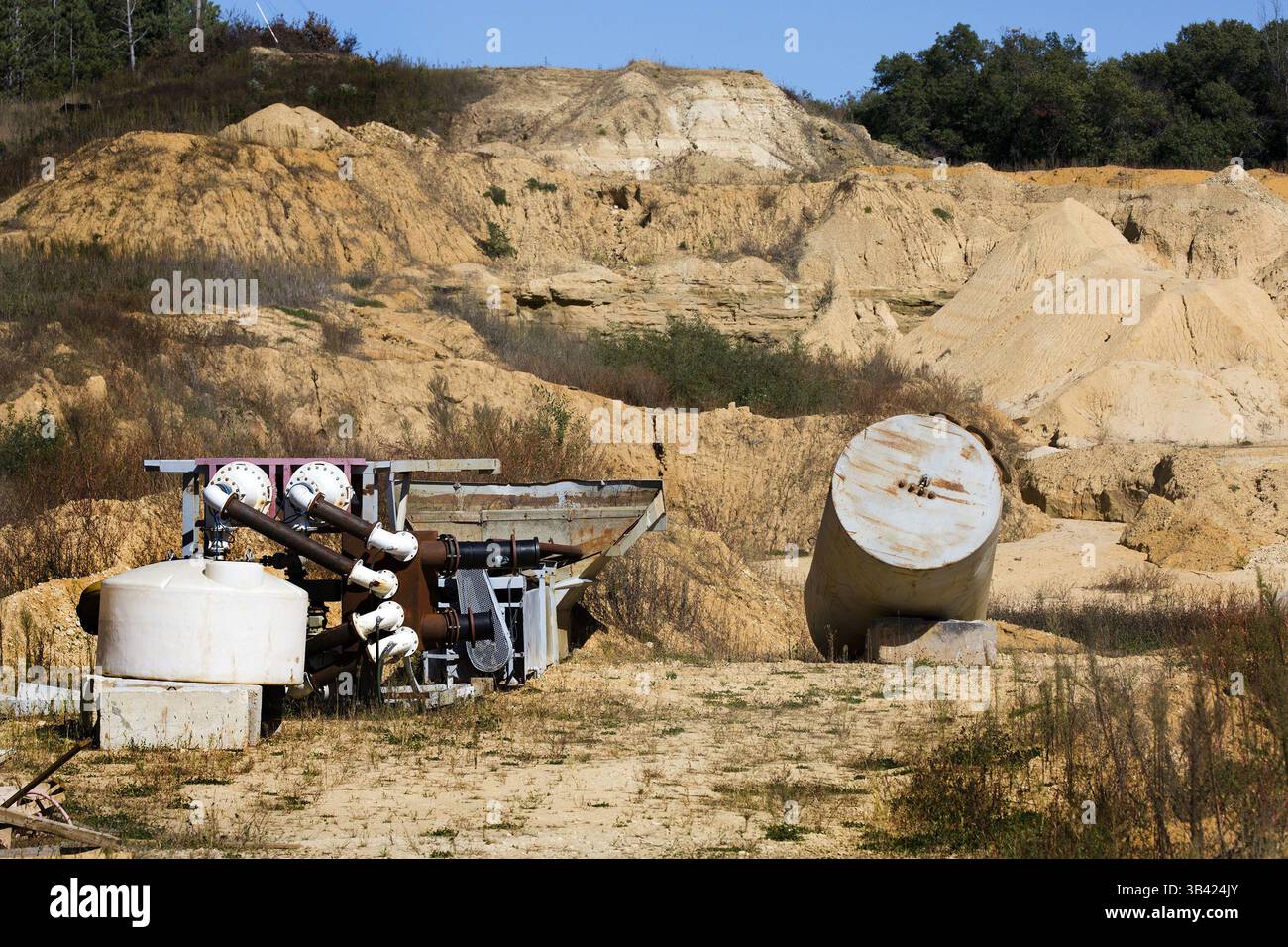 Frac sand mine hi-res stock photography and images - Alamy