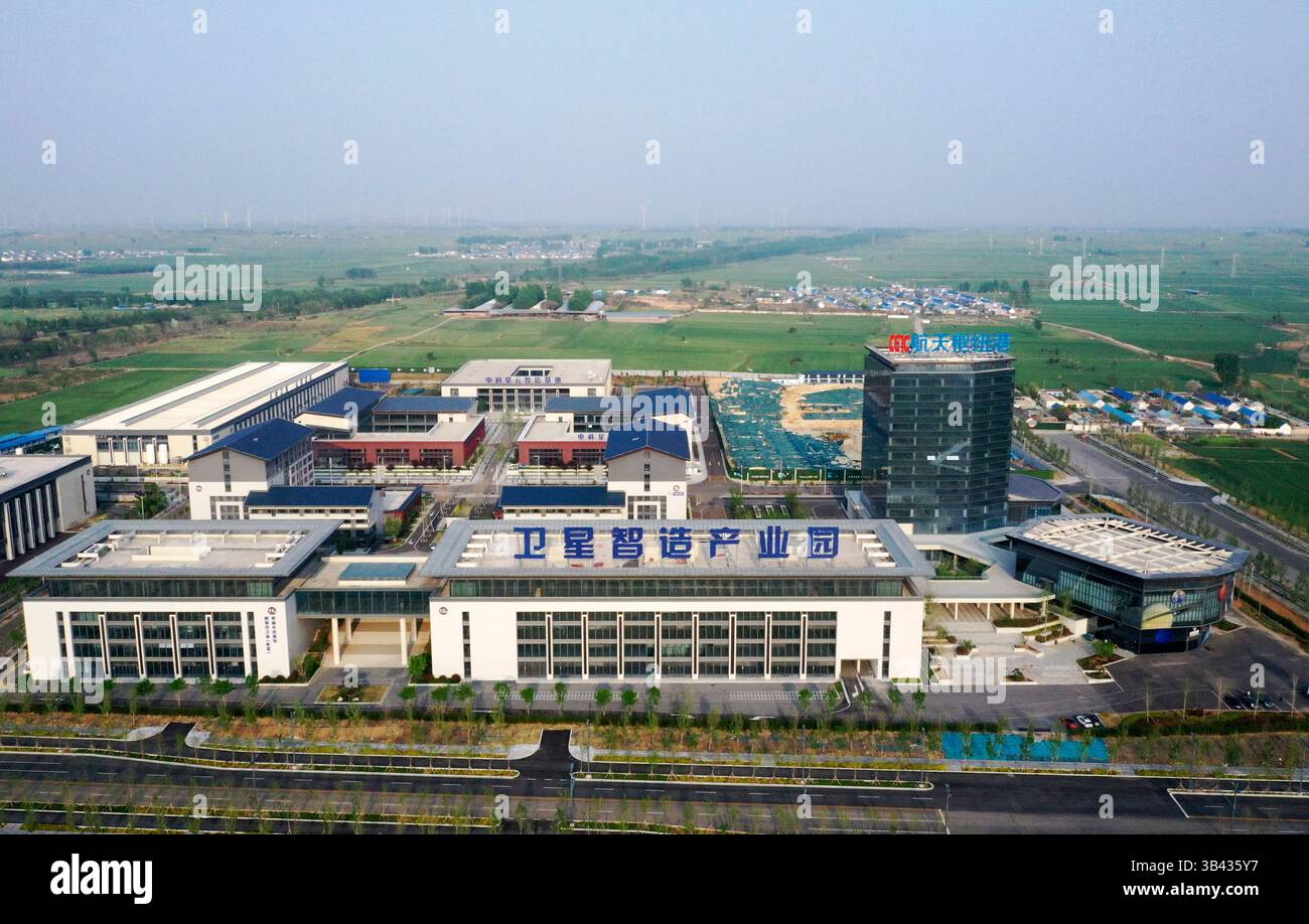 (250430) -- HEBI, April 30, 2025 (Xinhua) -- A drone photo take on ...