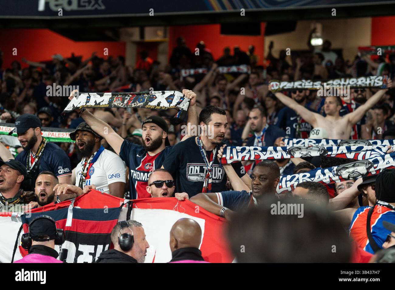 LONDON, ENGLAND - APRIL 29: PSG supporters during the UEFA Champions ...