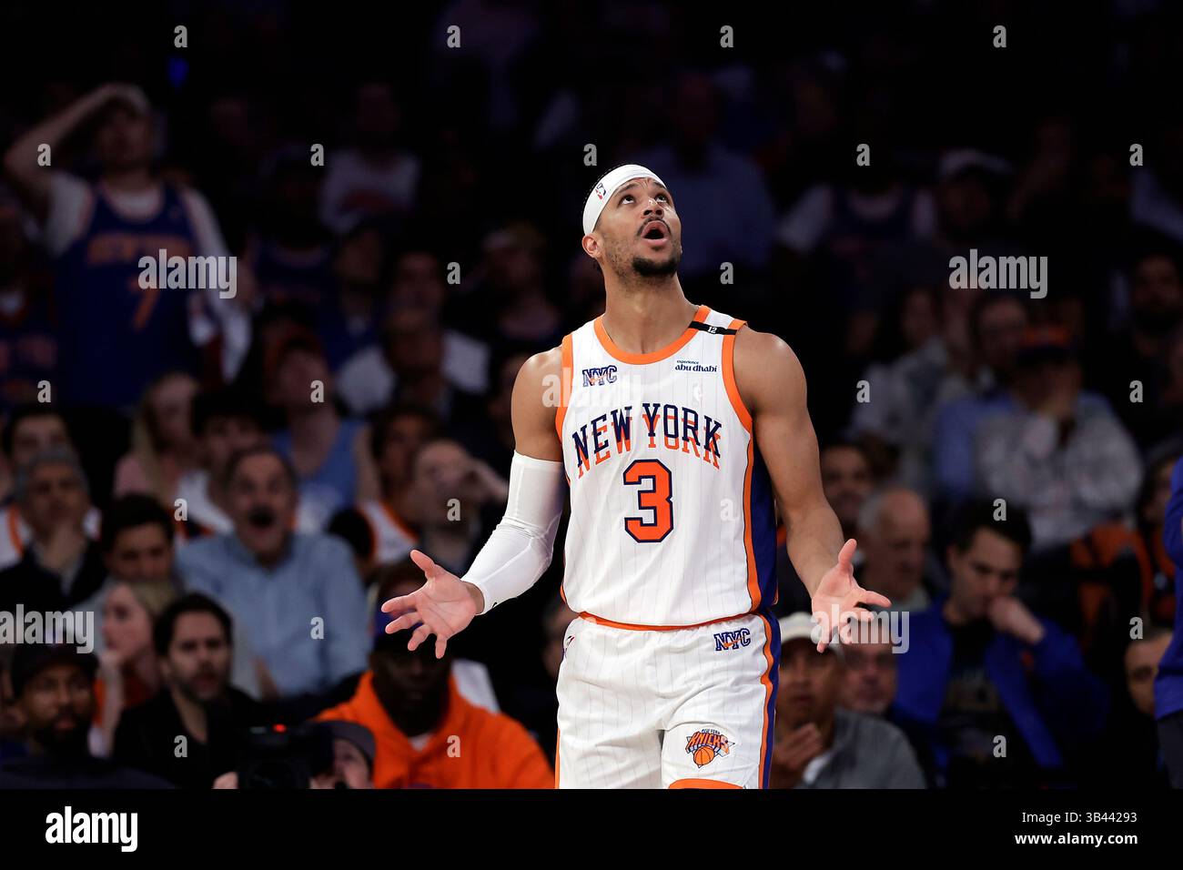 New York Knicks guard Josh Hart (3) reacts in the second half during ...