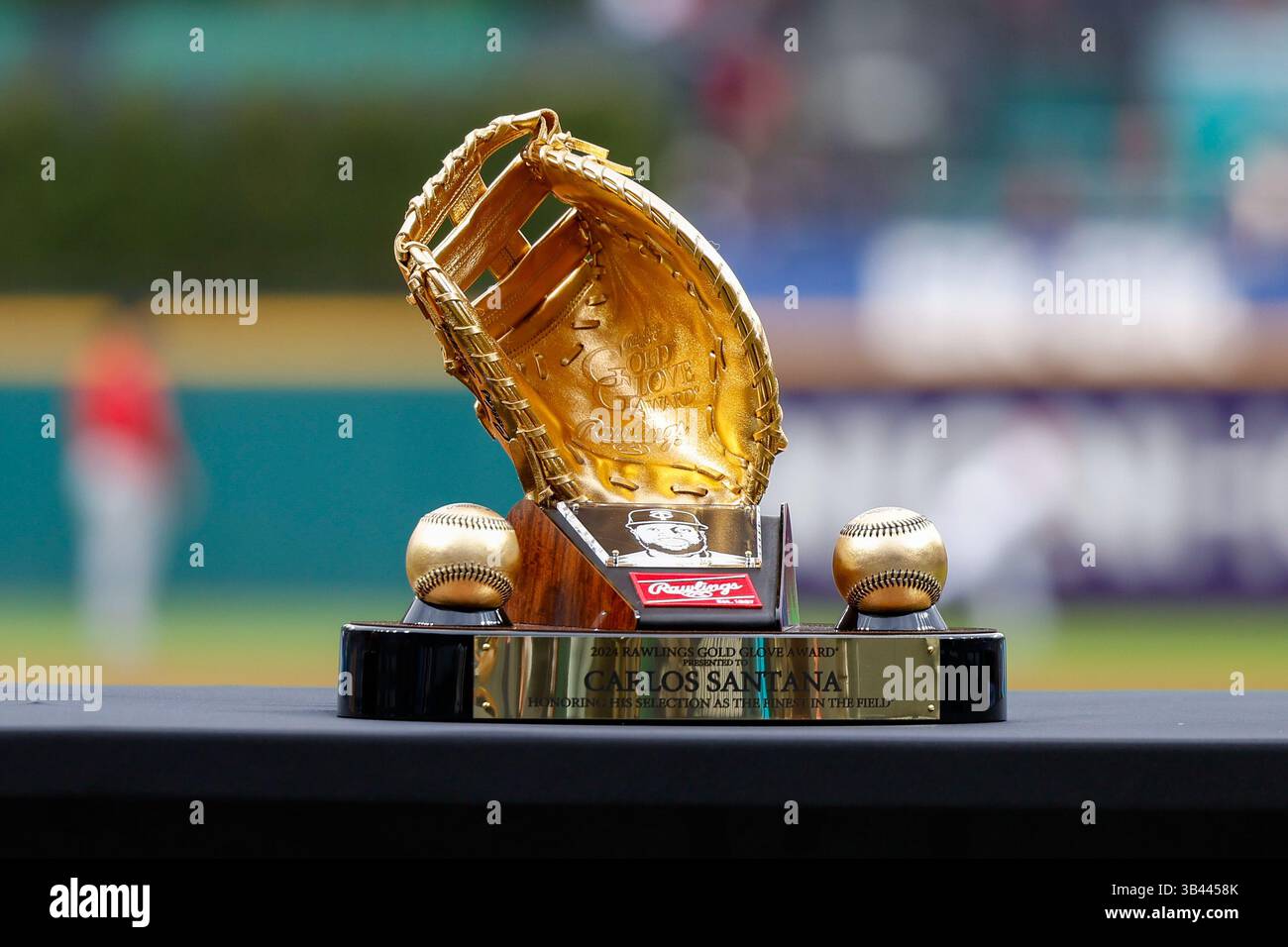 Cleveland, Ohio, USA. 26th Apr, 2025. 2024 Rawlings Gold Glove trophy ...