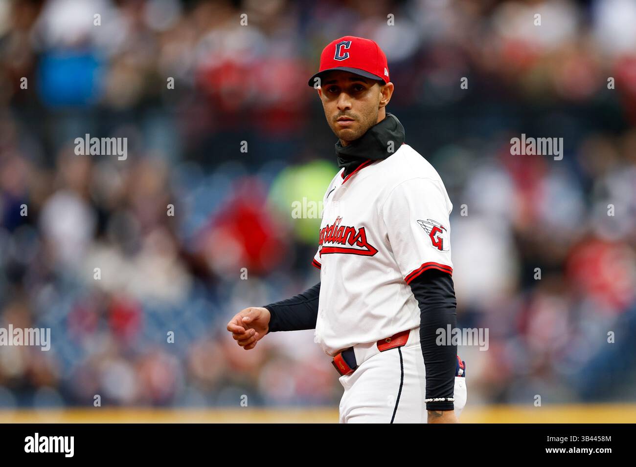 Cleveland, Ohio, USA. 26th Apr, 2025. Cleveland Guardians shortstop ...