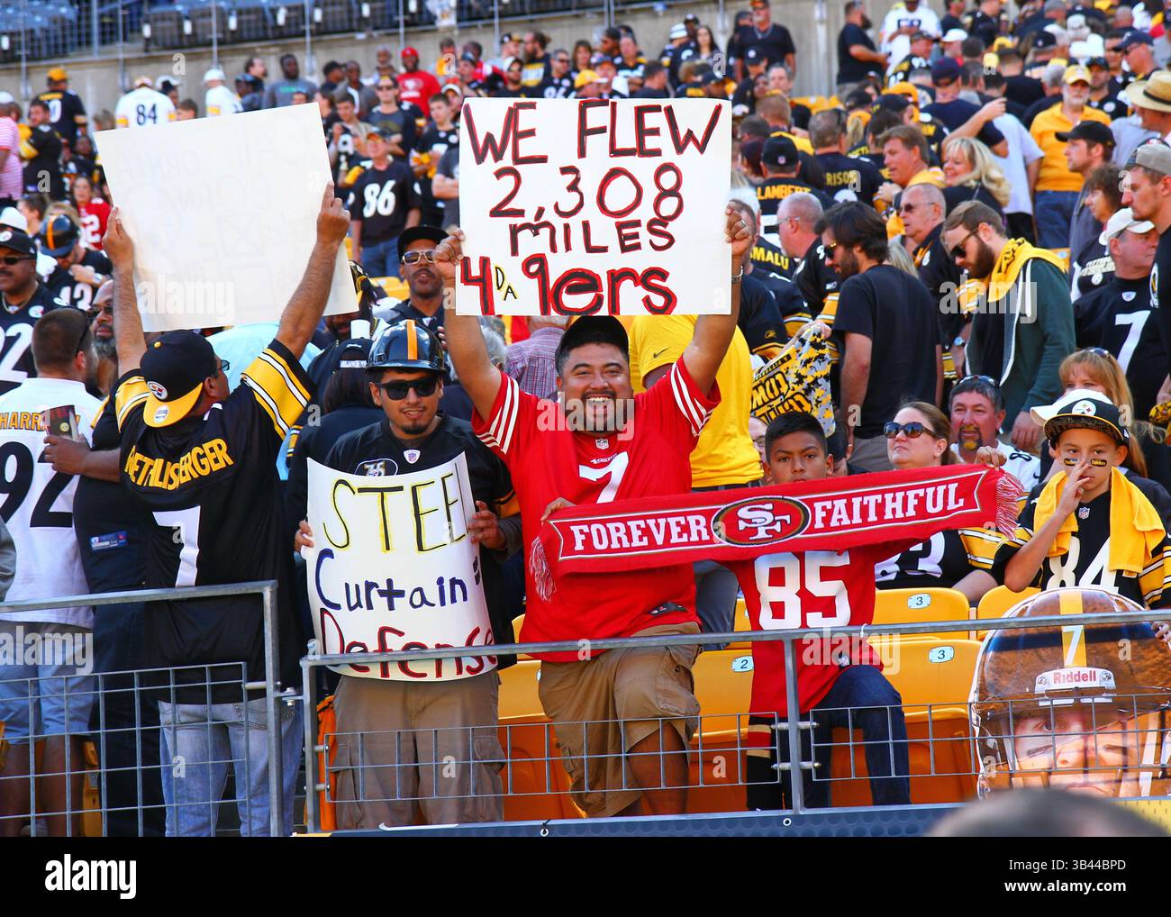 San francisco 49er fans hi-res stock photography and images - Alamy