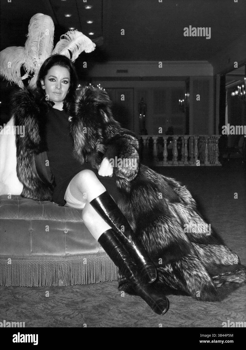 Beautiful actress lisa gastoni Black and White Stock Photos & Images ...