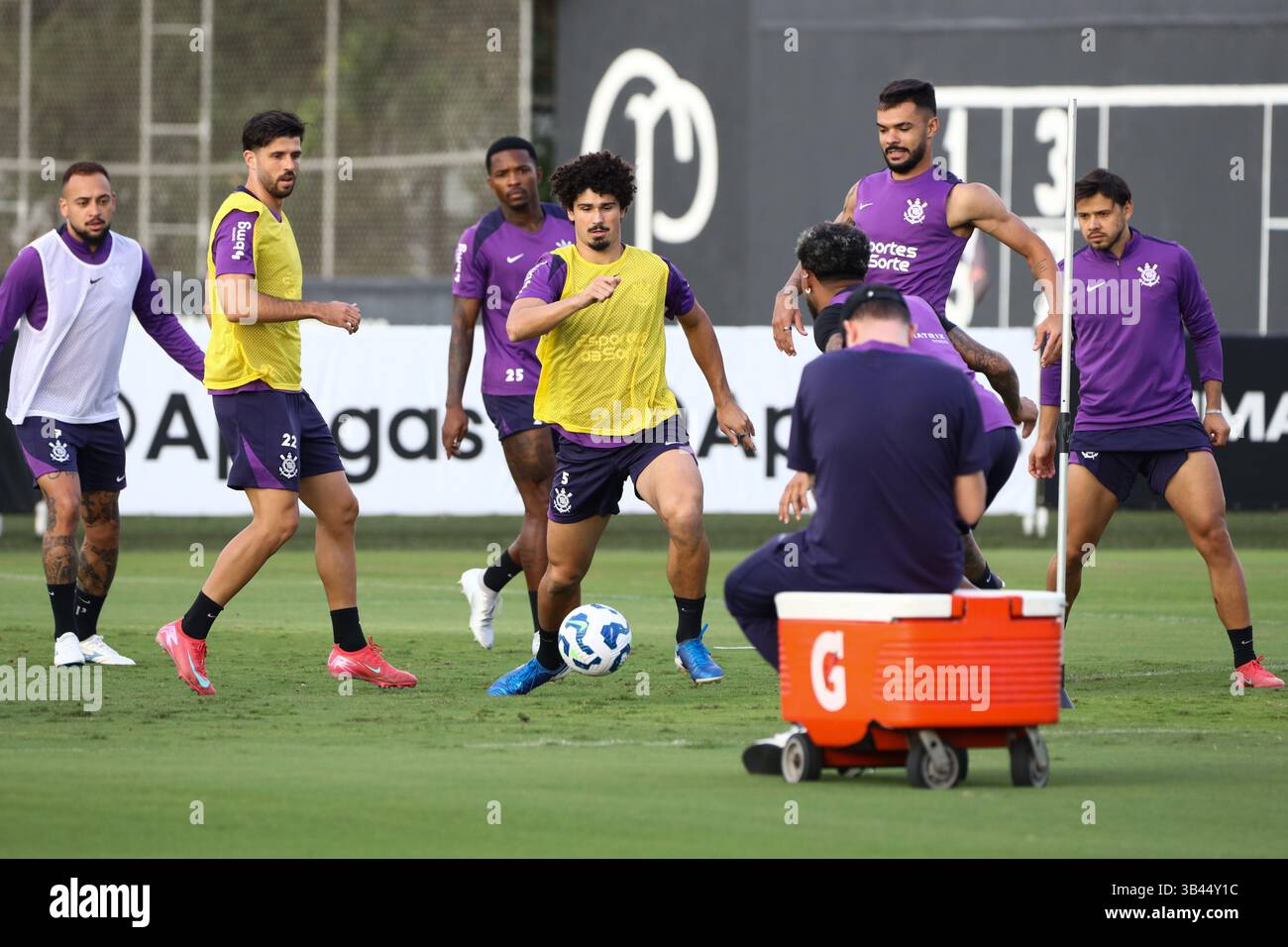 Corinthians players during warm-up before training at the CT Dr ...