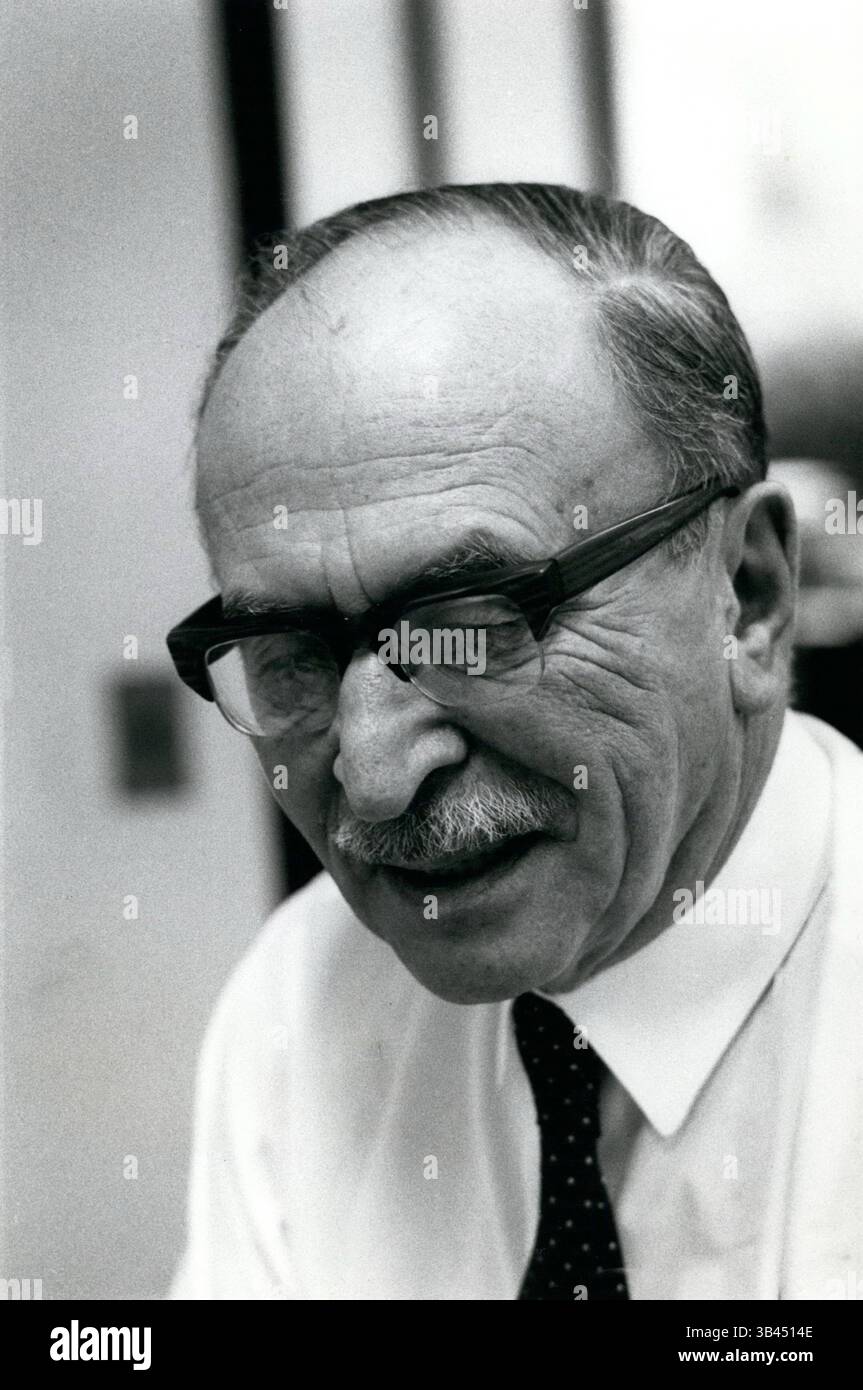 Dennis gabor won 1971 nobel prize for physics hi-res stock photography ...