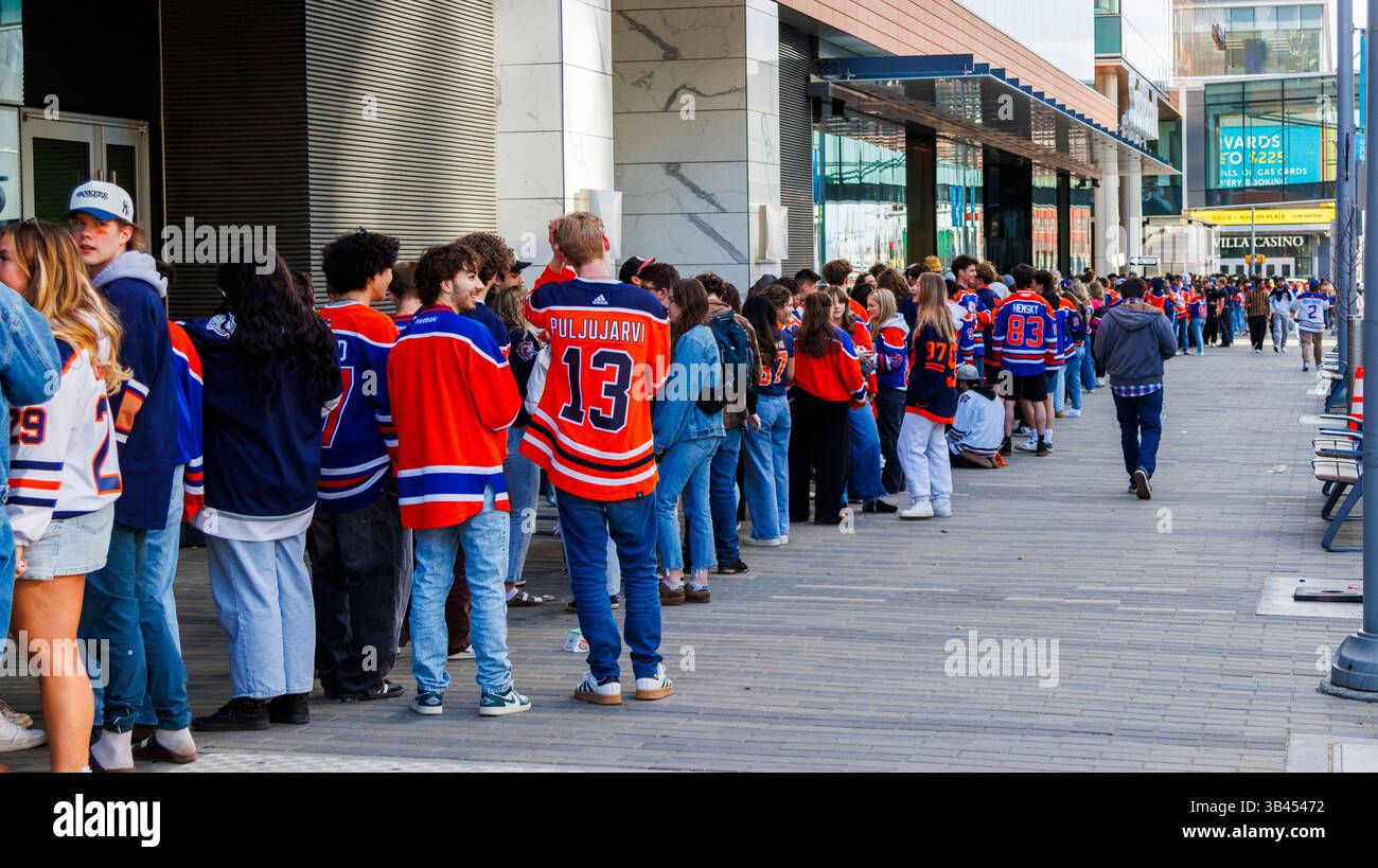 Edmonton Oilers fans start lined up for 4 blocks before game time for ...
