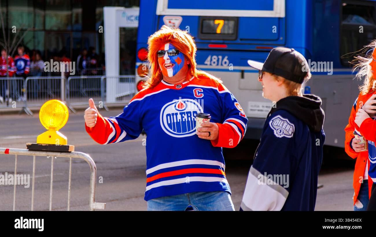 Edmonton, Canada. 29th Apr, 2025. Edmonton Oilers fans start lining up ...